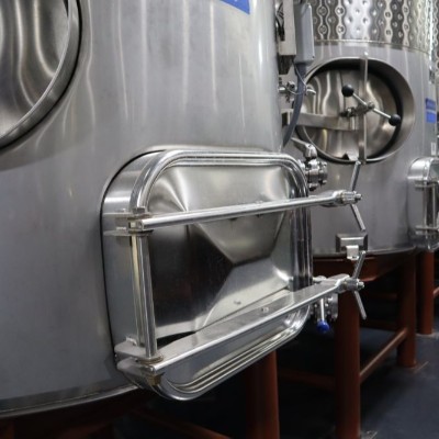 6 highly versatile manway models - Inoxmanways.com